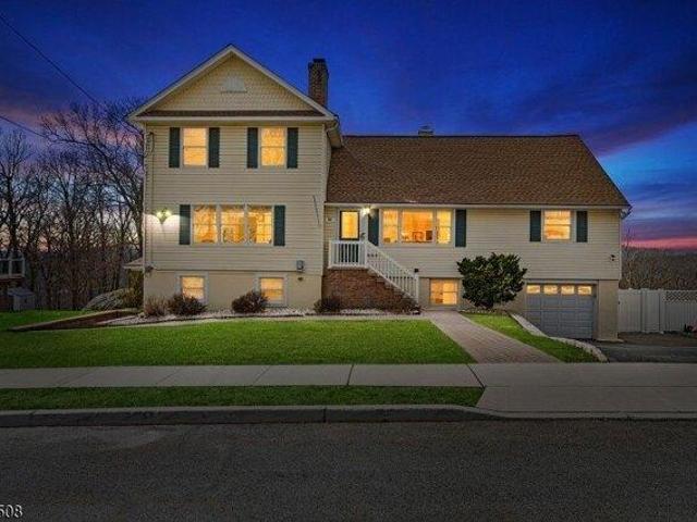 4 bedroom, Bloomingdale NJ 07403 LS102528778
