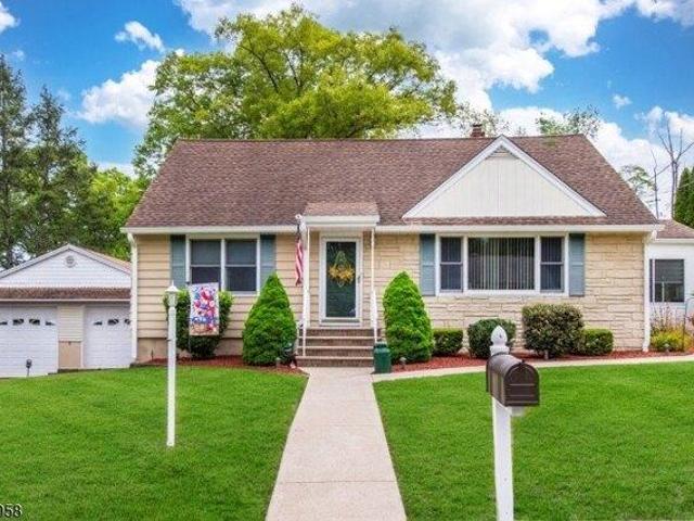 4 bedroom, Bloomingdale NJ 07403 102586412