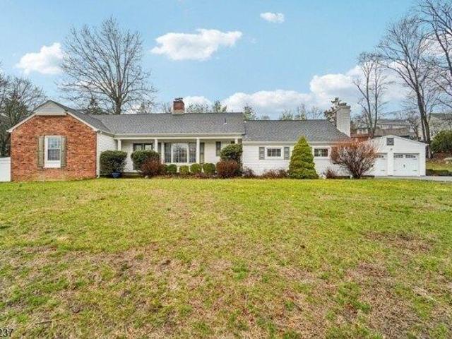 4 bedroom, Bloomingdale NJ 07403 102800285
