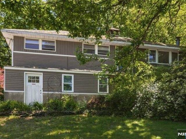 4 bedroom, Bloomingdale NJ 07403 104849205