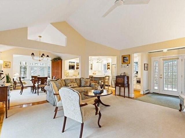 4 bedroom, Brunswick ME 04011 103222551
