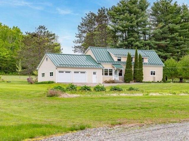4 bedroom, Bradford ME 04410 103034028