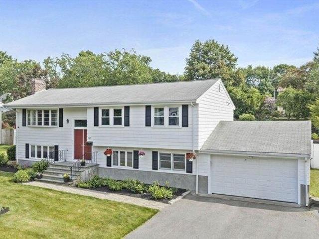 4 bedroom, Braintree MA 02184 104608220