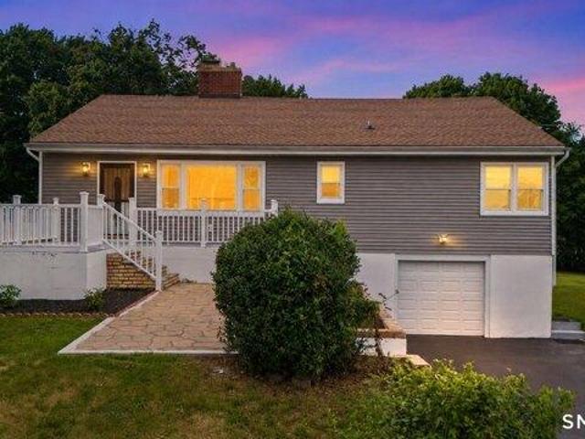 4 bedroom, Branford CT 06405 105159068