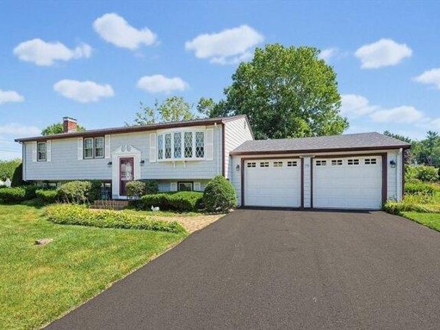 4 bedroom, Bridgewater MA 02324 105093747