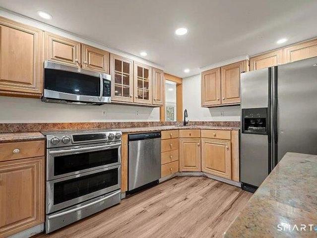 4 bedroom, Bristol CT 06010 104650733