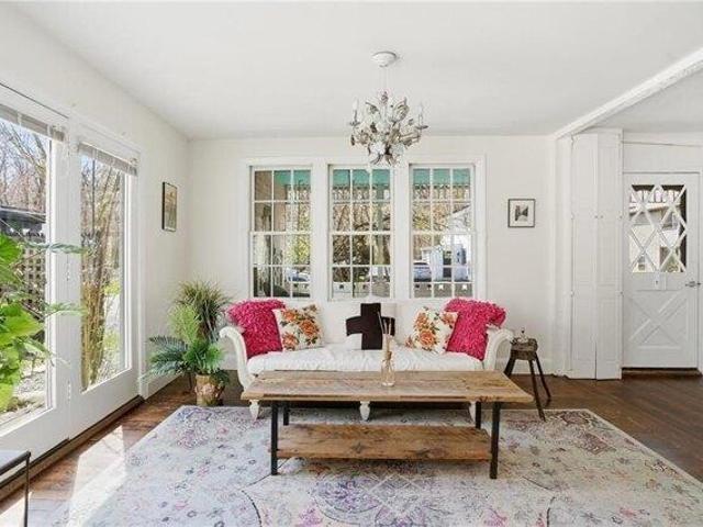 4 bedroom, Bristol RI 02809 101656426