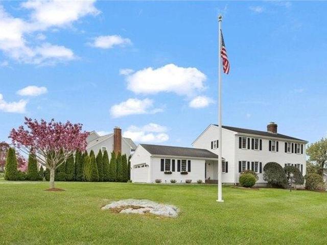 4 bedroom, Bristol RI 02809 102410733