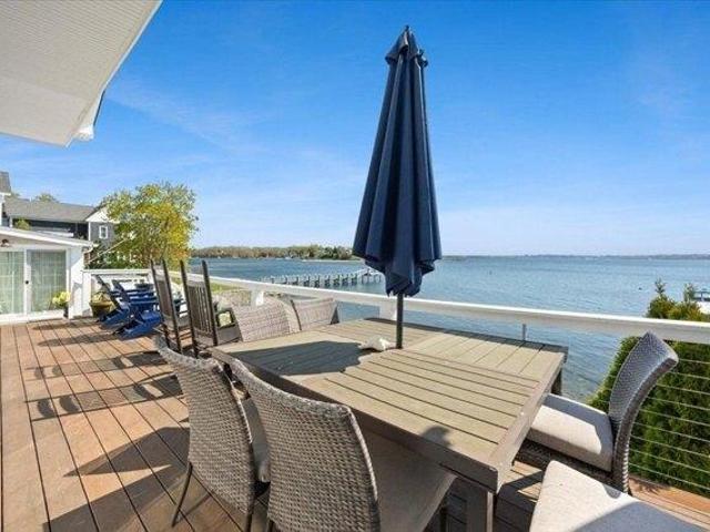 4 bedroom, Bristol RI 02809 104792401