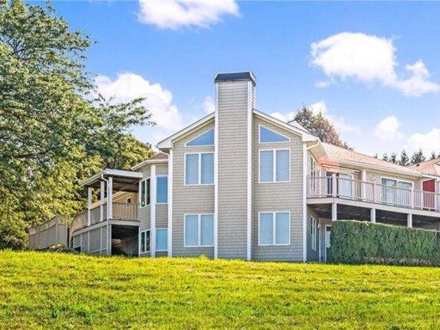4 bedroom, Bristol RI 02809 LS101628983