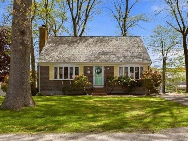 4 bedroom, Bristol RI 02809 LS102595652