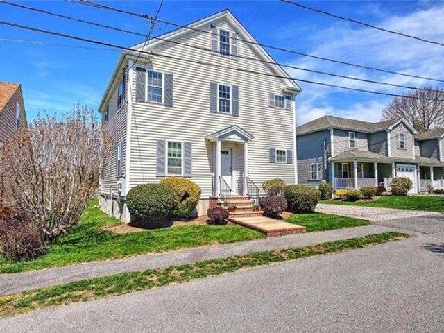 4 bedroom, Bristol RI 02809 LS102633595