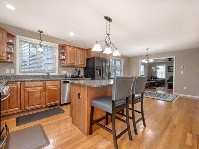 4 bedroom, Brockton MA 02301 102061354