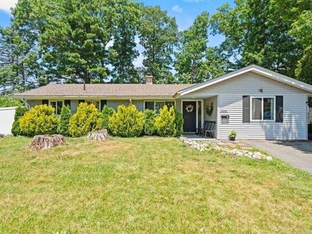 4 bedroom, Brockton MA 02302 104789344