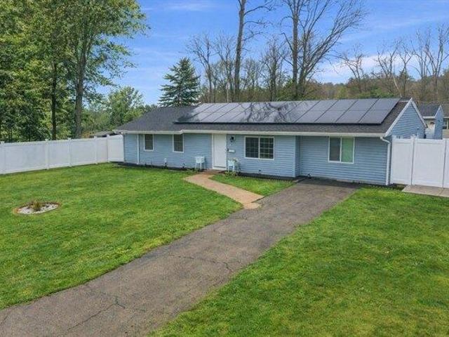 4 bedroom, Brockton MA 02302 104790127