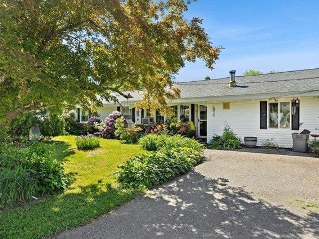 4 bedroom, Brockton MA 02302 104807697