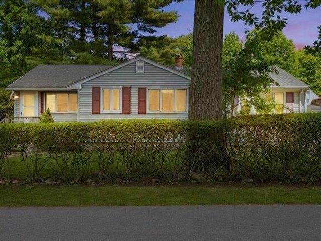 4 bedroom, Brockton MA 02302 104834817