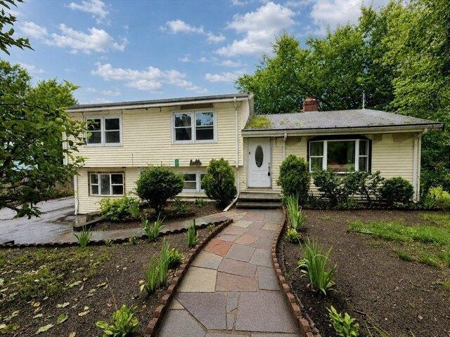 4 bedroom, Brockton MA 02302 105095205