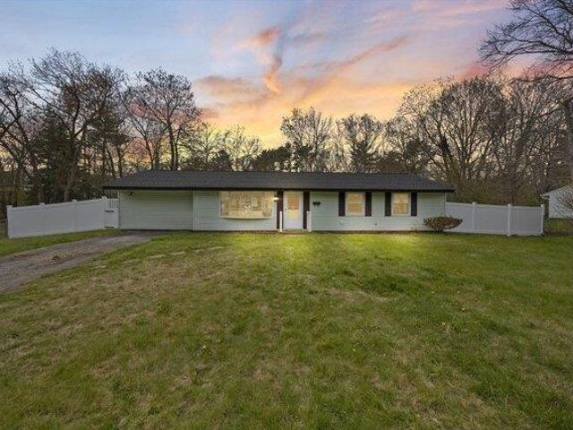 4 bedroom, Brockton MA 02302 102668624