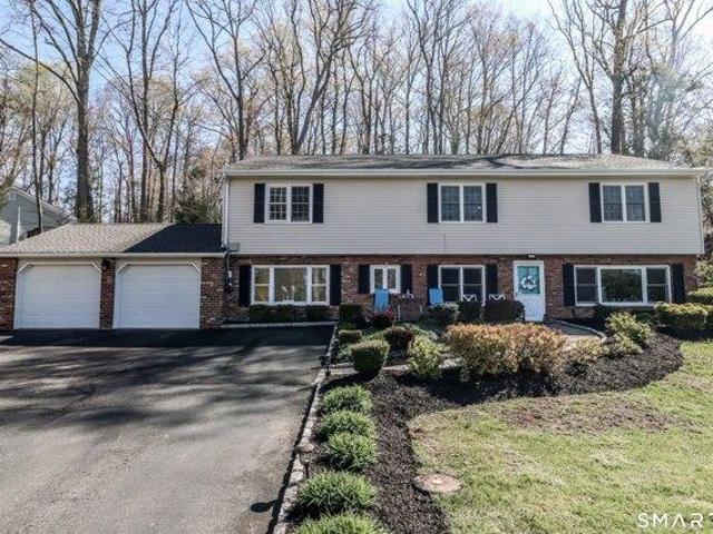 4 bedroom, Brookfield CT 06804 LS102476507