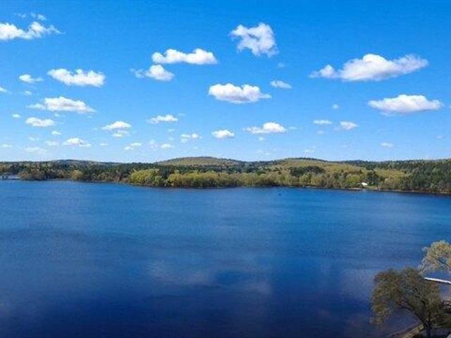 4 bedroom, Brookfield MA 01506 LS102479169