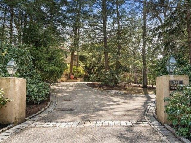 4 bedroom, Brookline MA 02445 103018450