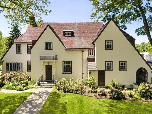 4 bedroom, Brookline MA 02445 103548255