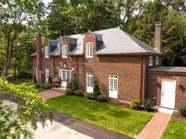 4 bedroom, Brookline MA 02446 105096169