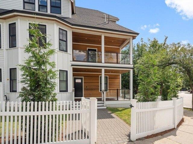 4 bedroom, Brookline MA 02446 105104672