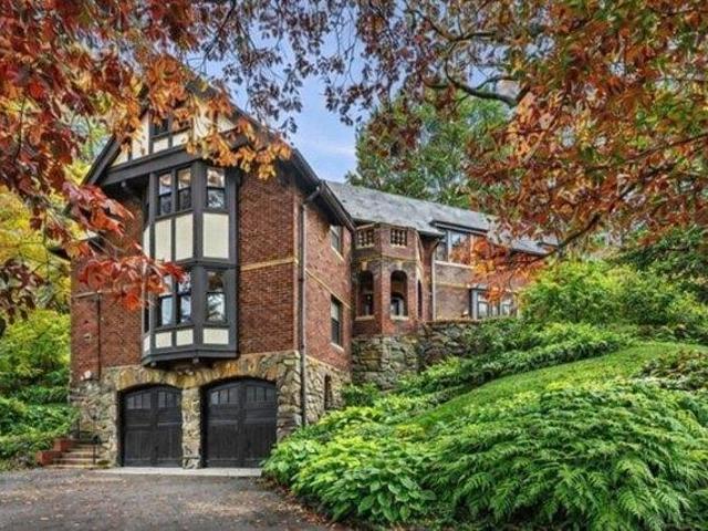 4 bedroom, Brookline MA 02467 102763099
