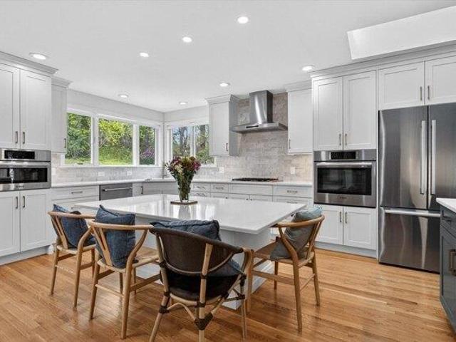 4 bedroom, Brookline MA 02467 104649570