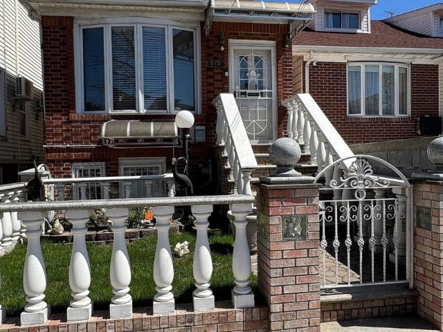 4 bedroom, BROOKLYN NY 11203 102668162