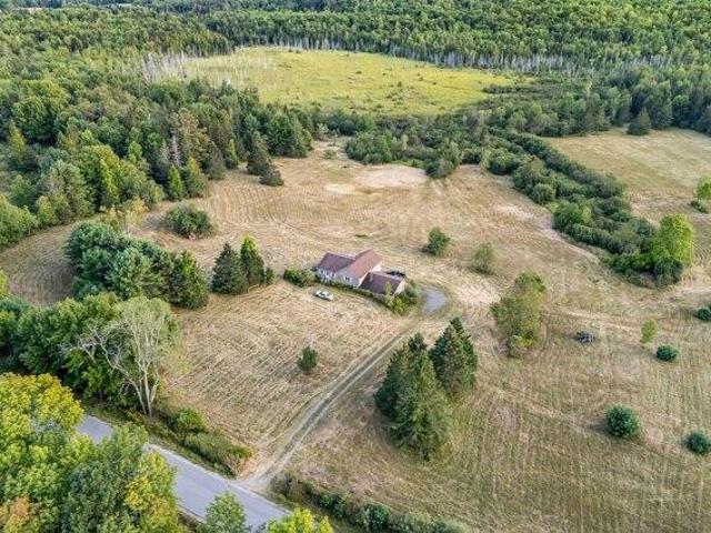 4 bedroom, Bucksport ME 04416 104114073