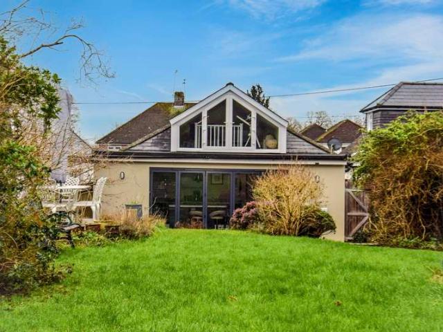 4 Bedroom Studio Flat