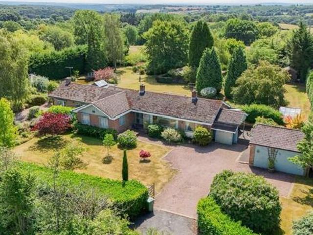 4 Bedroom Bungalow Callow Hill Callow Hill 98404390