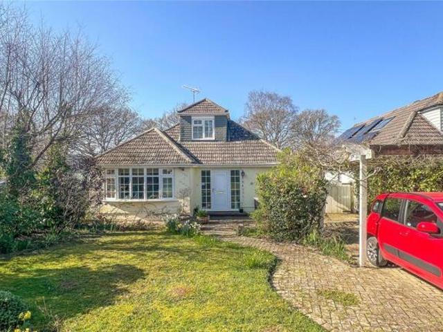 4 Bedroom Bungalow Christchurch Dorset 100456470