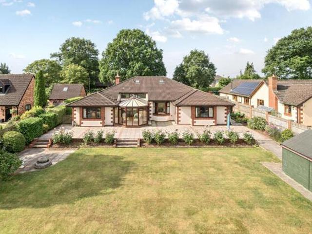 4 Bedroom Bungalow Cullompton Devon 96040362