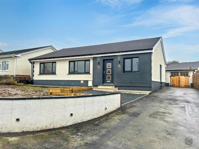 4 Bedroom Bungalow Cwmffrwd Cwmffrwd 101676707