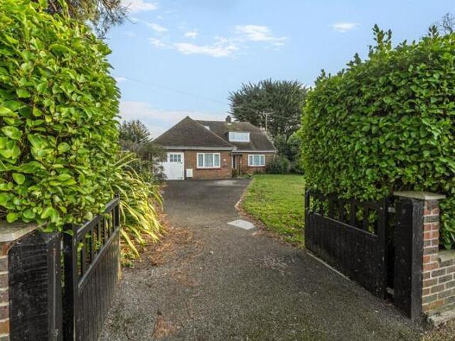 4 Bedroom Bungalow Bognor Regis West Sussex 101856042