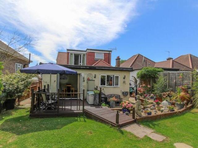 4 Bedroom Bungalow Barnet Greater London 99571961
