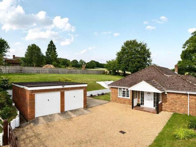 4 Bedroom Bungalow Basingstoke Hampshire LS93185407