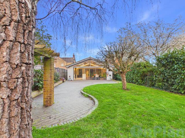 4 Bedroom Bungalow Bedford Bedford LS101677939