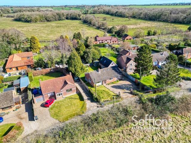 4 Bedroom Bungalow Bradfield Berkshire 101119227