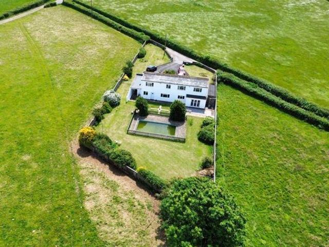4 Bedroom Bungalow Bridgend Bridgend 98648812