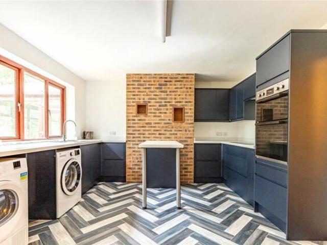 4 Bedroom Bungalow Bristol South Gloucestershire BS16 85789404