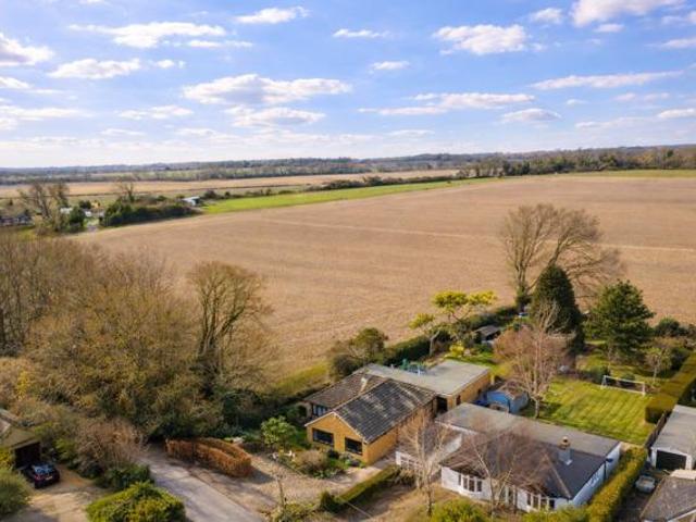 4 Bedroom Bungalow Dover Kent 100398616