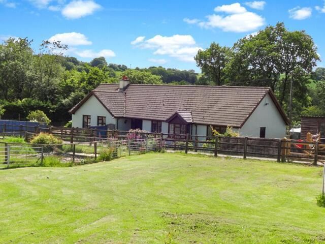 4 Bedroom Bungalow Devon Devon 99475893