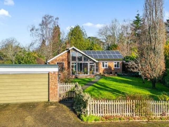4 Bedroom Bungalow East Sussex Kent 98321875