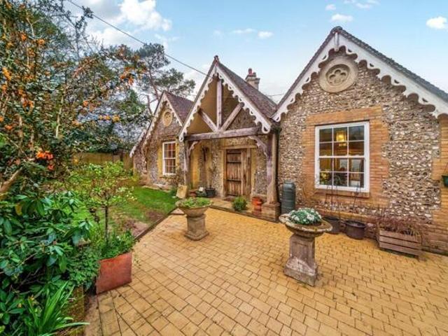 4 Bedroom Bungalow Eastleigh Hampshire 101168249