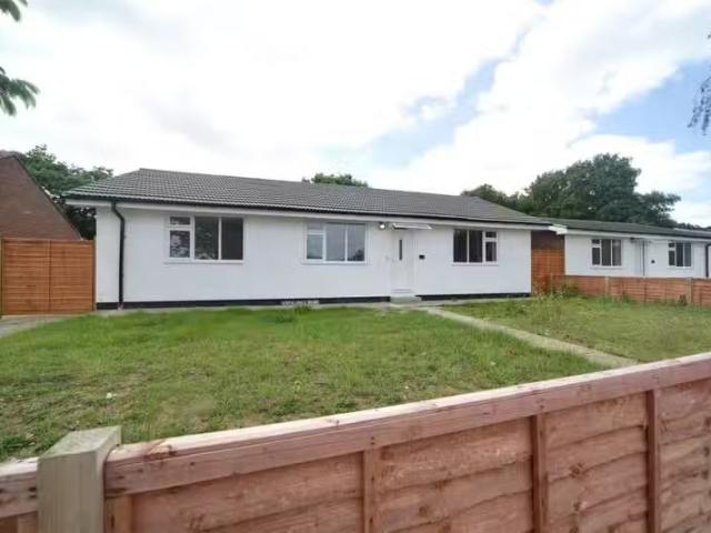 4 bedroom bungalow for rent in Aspal Hall Road, Beck Row, Bury.
